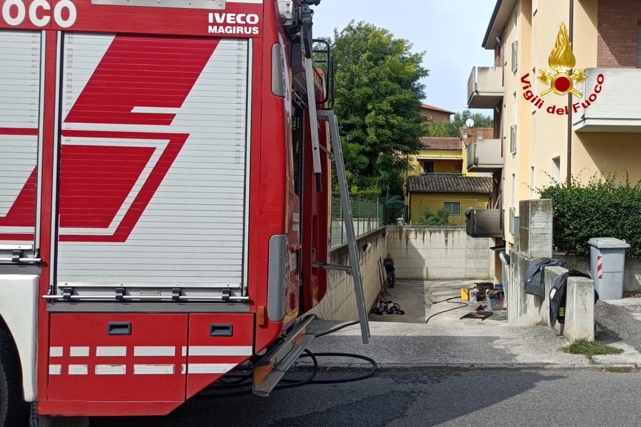 Trecastelli, a fuoco un garage. Intervengono i pompieri - Riviera Oggi