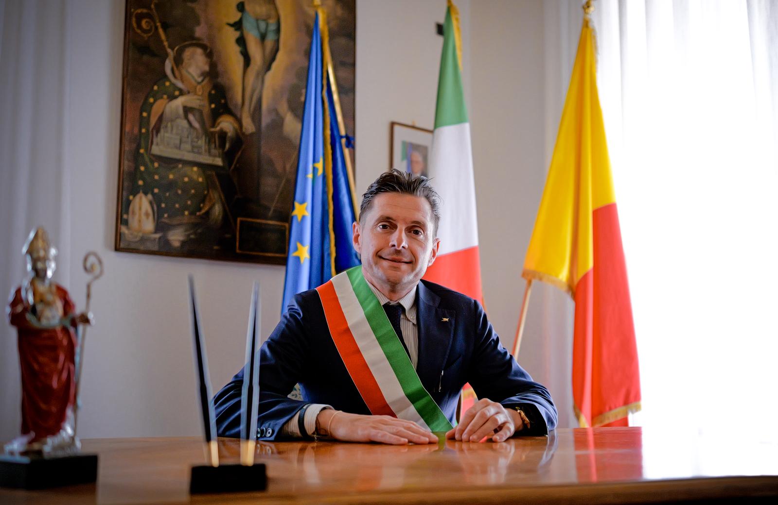 "Basta con i campanilismi", ma con i fatti: le parole fanno i pidocchi ...